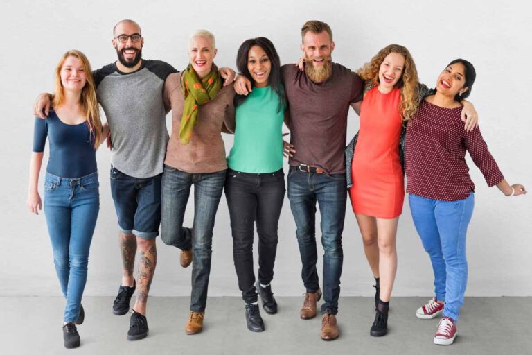 15 Group Photo Ideas Small & Large Teams