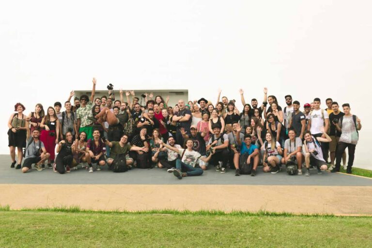 15 Group Photo Ideas Small & Large Teams